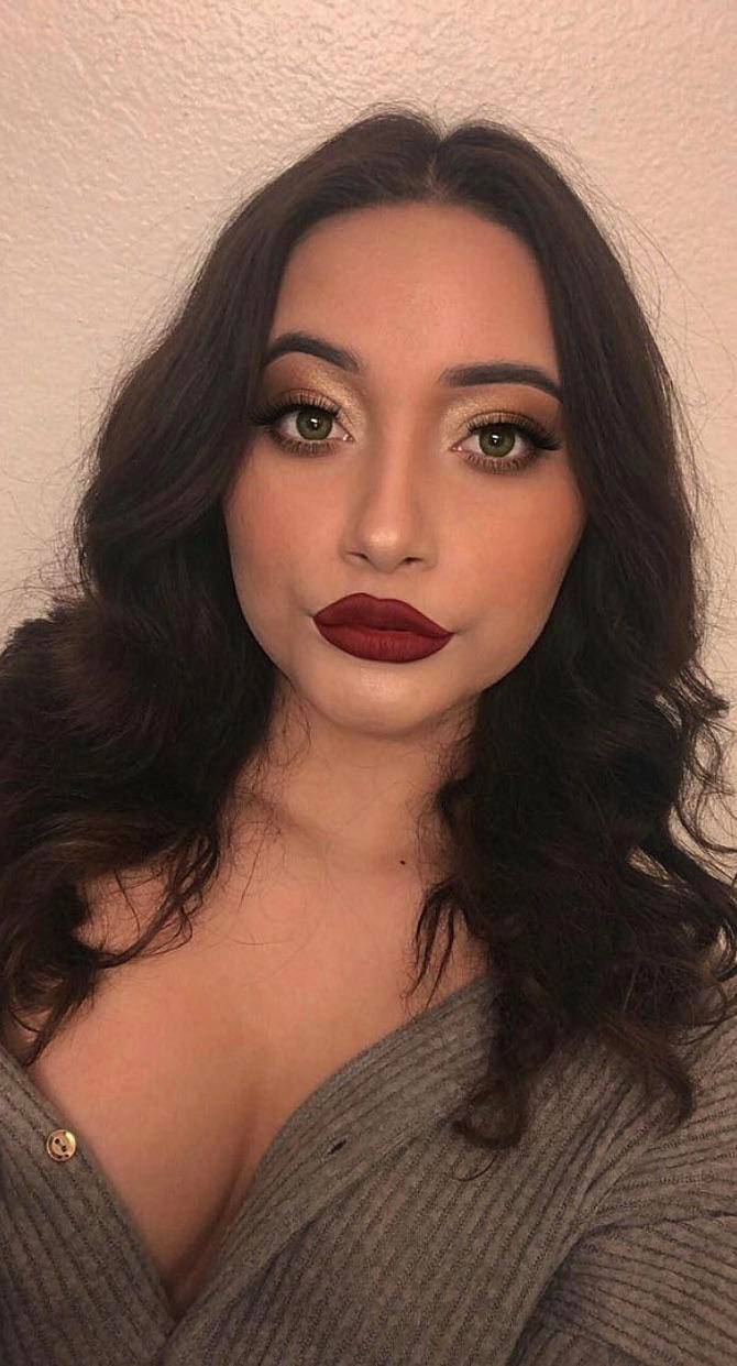 This lipstick stains everything I put my lips on.. so let me put them on you | Scrolller