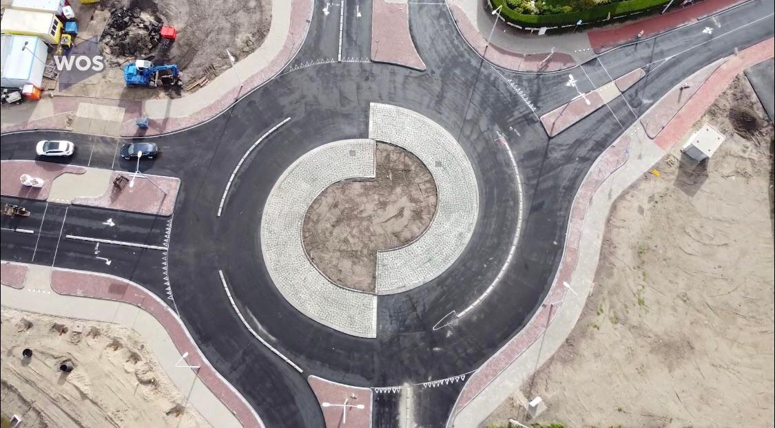This OCD triggering roundabout in Monster - The Netherlands | Scrolller