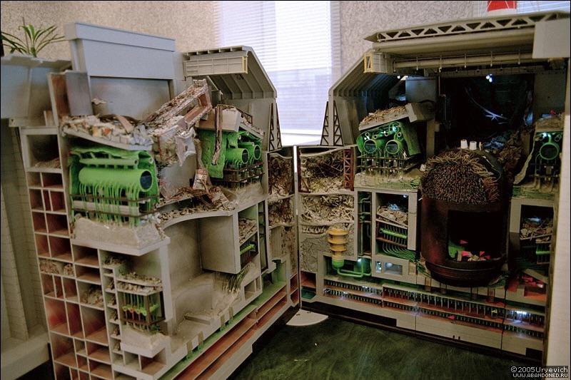 this scale model of Chernobyl reactor 4 after the disaster. | Scrolller