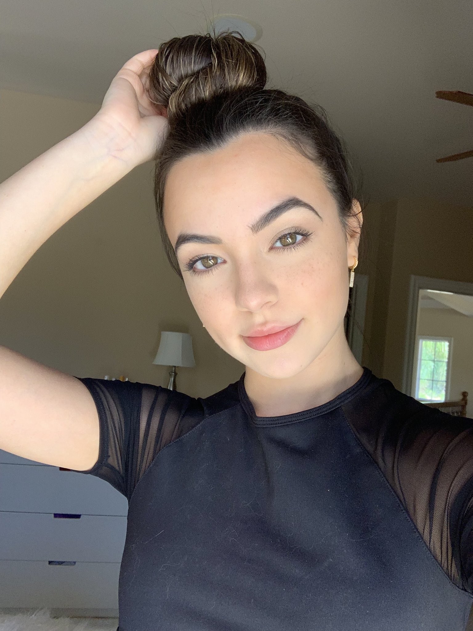 Vanessa Merrell | Scrolller