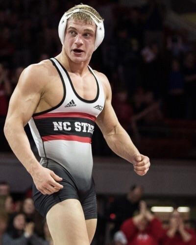 Those pecs | Scrolller