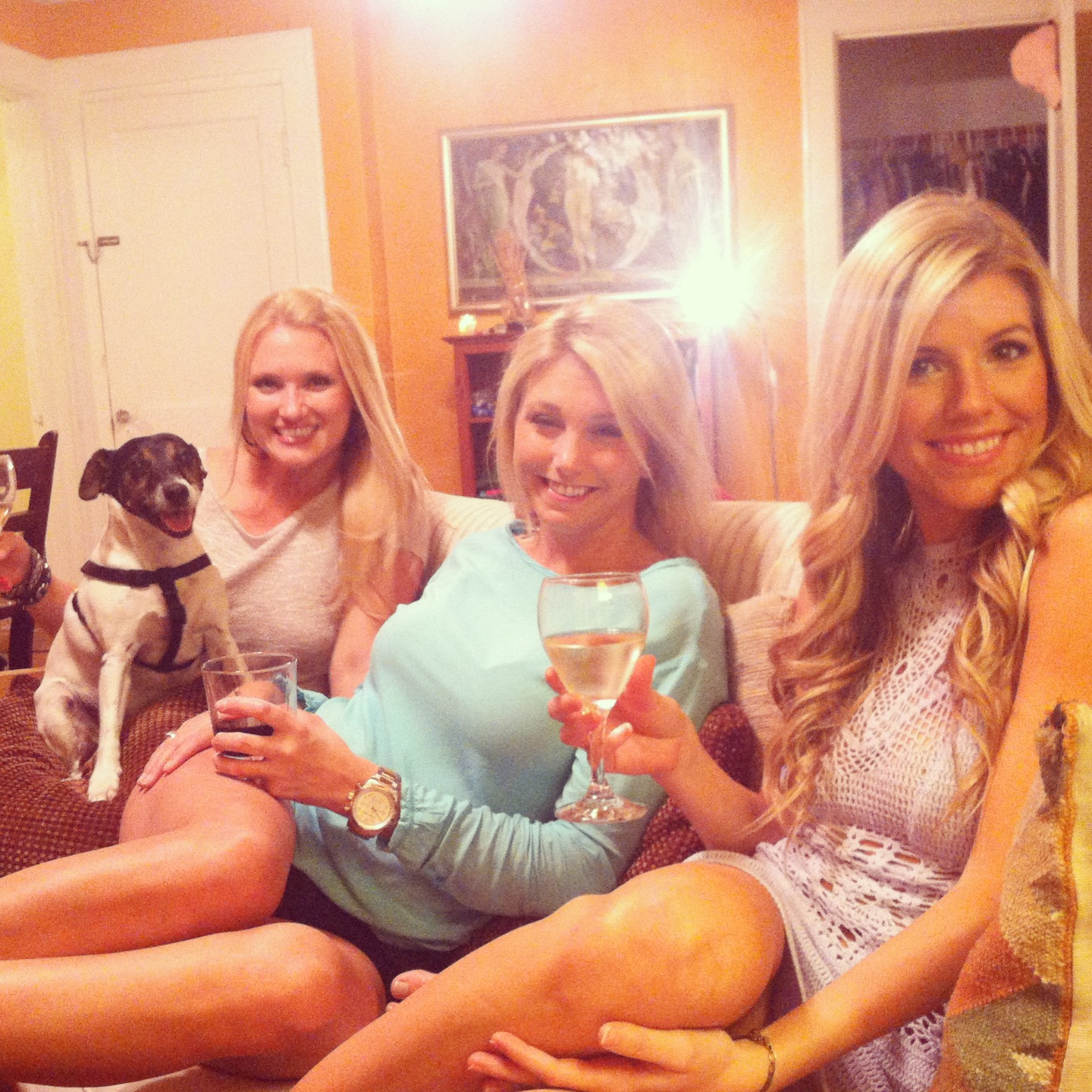 Three Blondes having a Girl's Night In | Scrolller