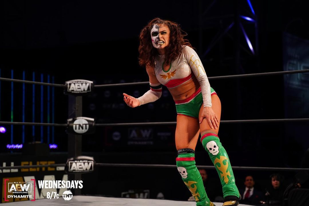 Thunder Rosa in her Mexican flag inspired ring gear | Scrolller
