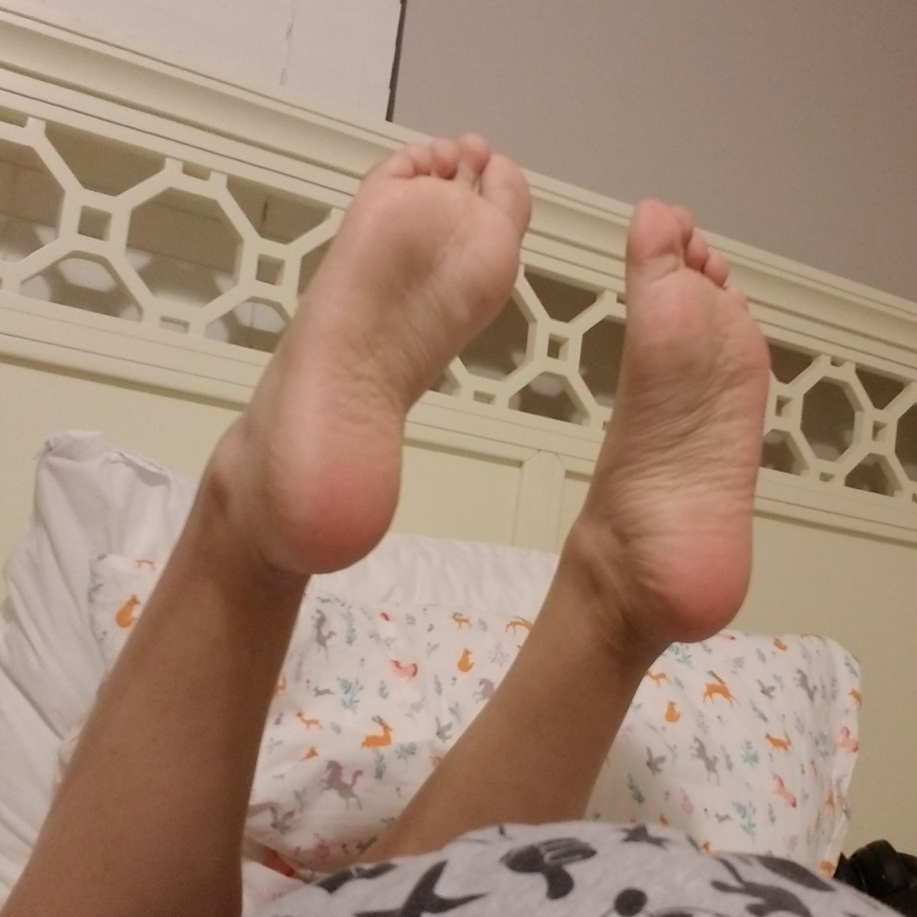 Tickle me DM ME | Scrolller