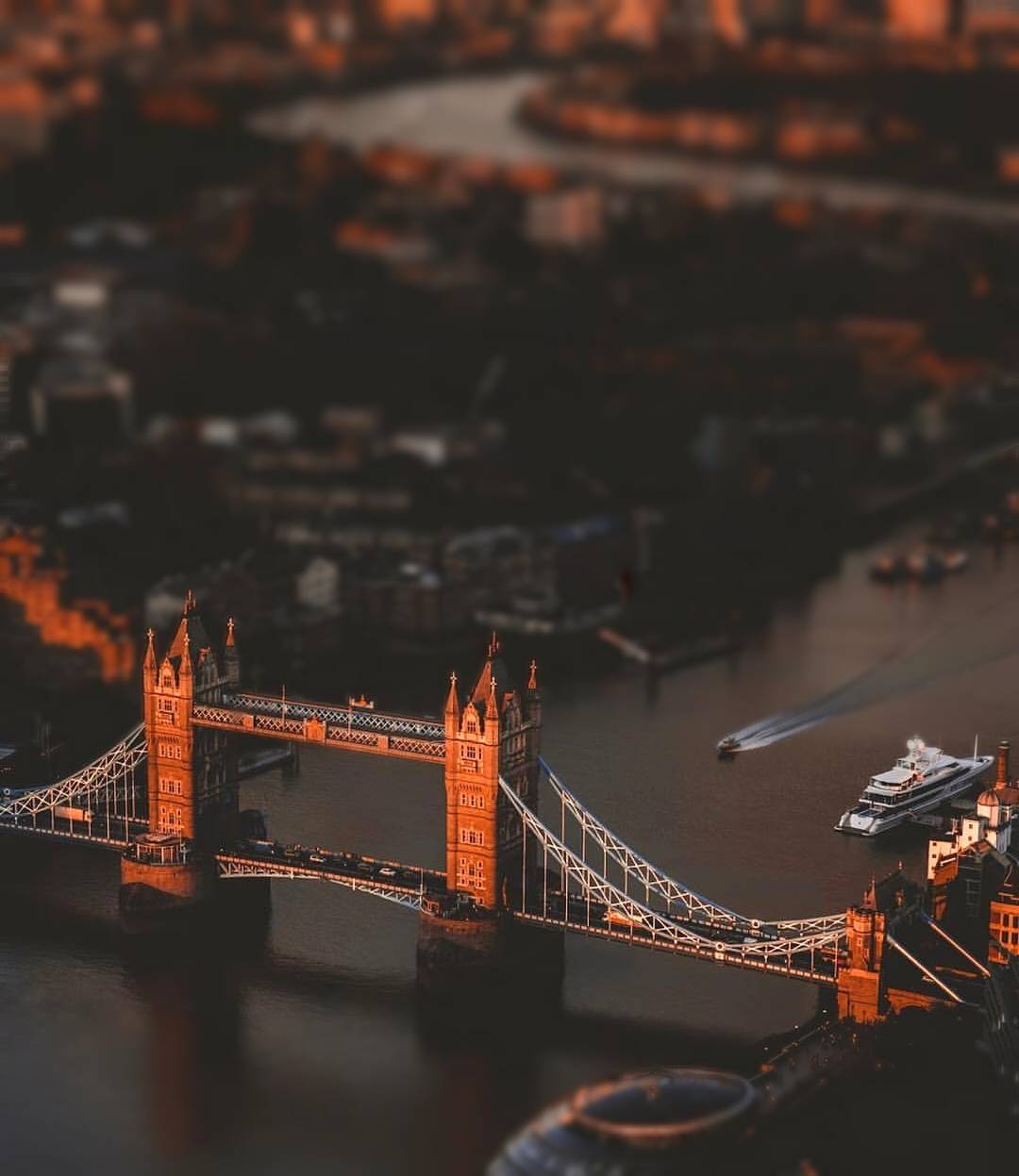 Tiny Tower Bridge | Scrolller