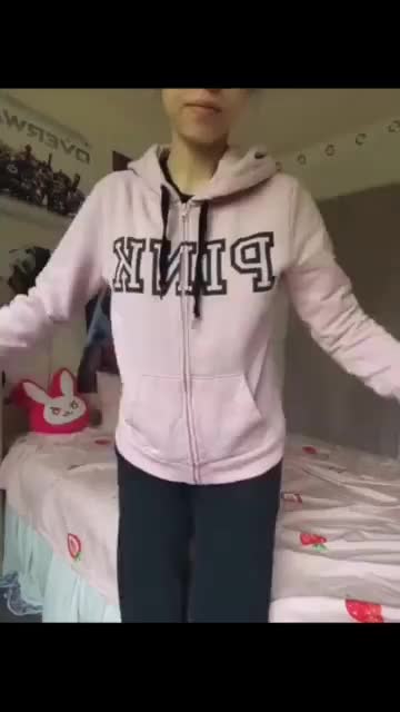 Tits drop time | Scrolller