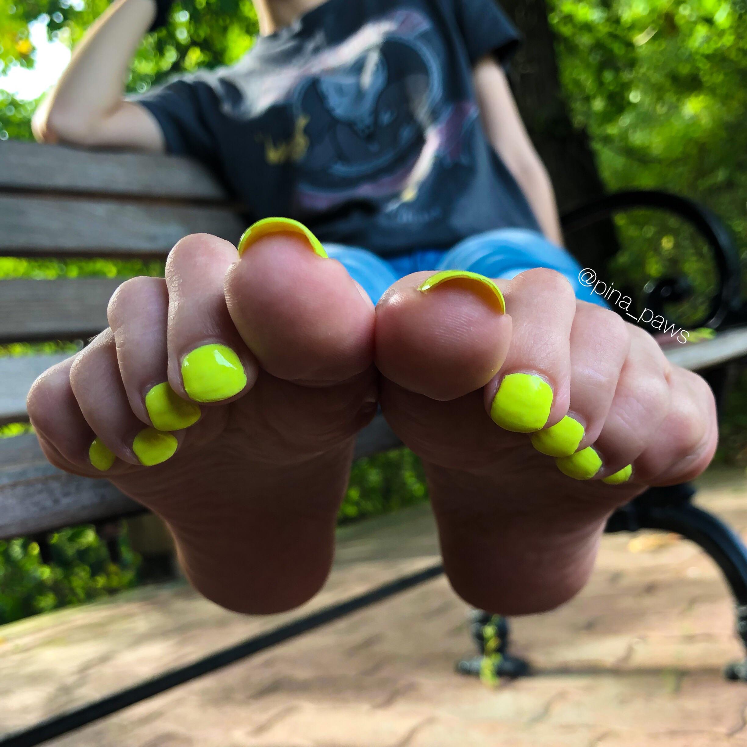 toe point 💛 | Scrolller