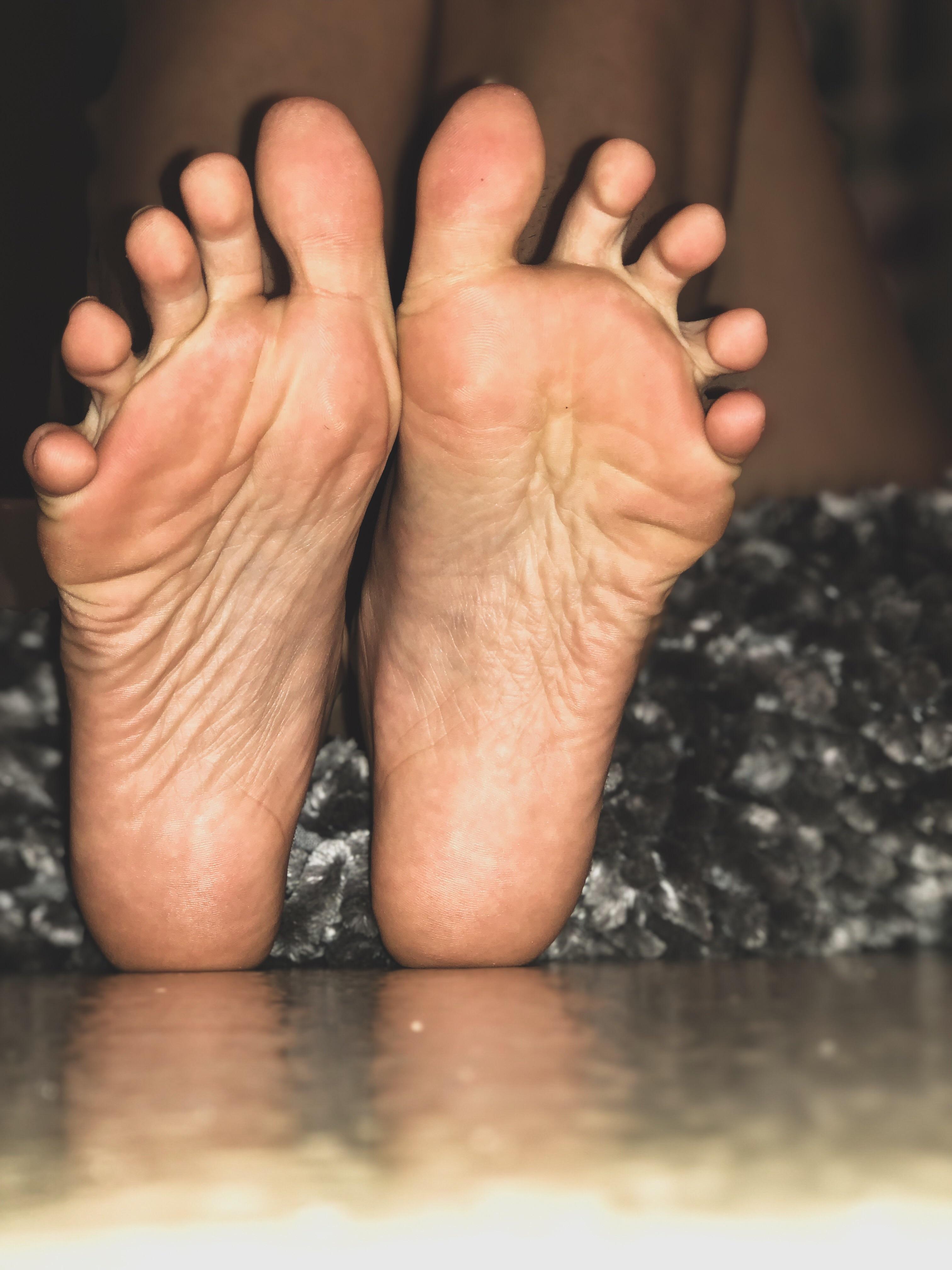 Discover more like Soles: Toe spread 💕 and Related Content | Scrolller