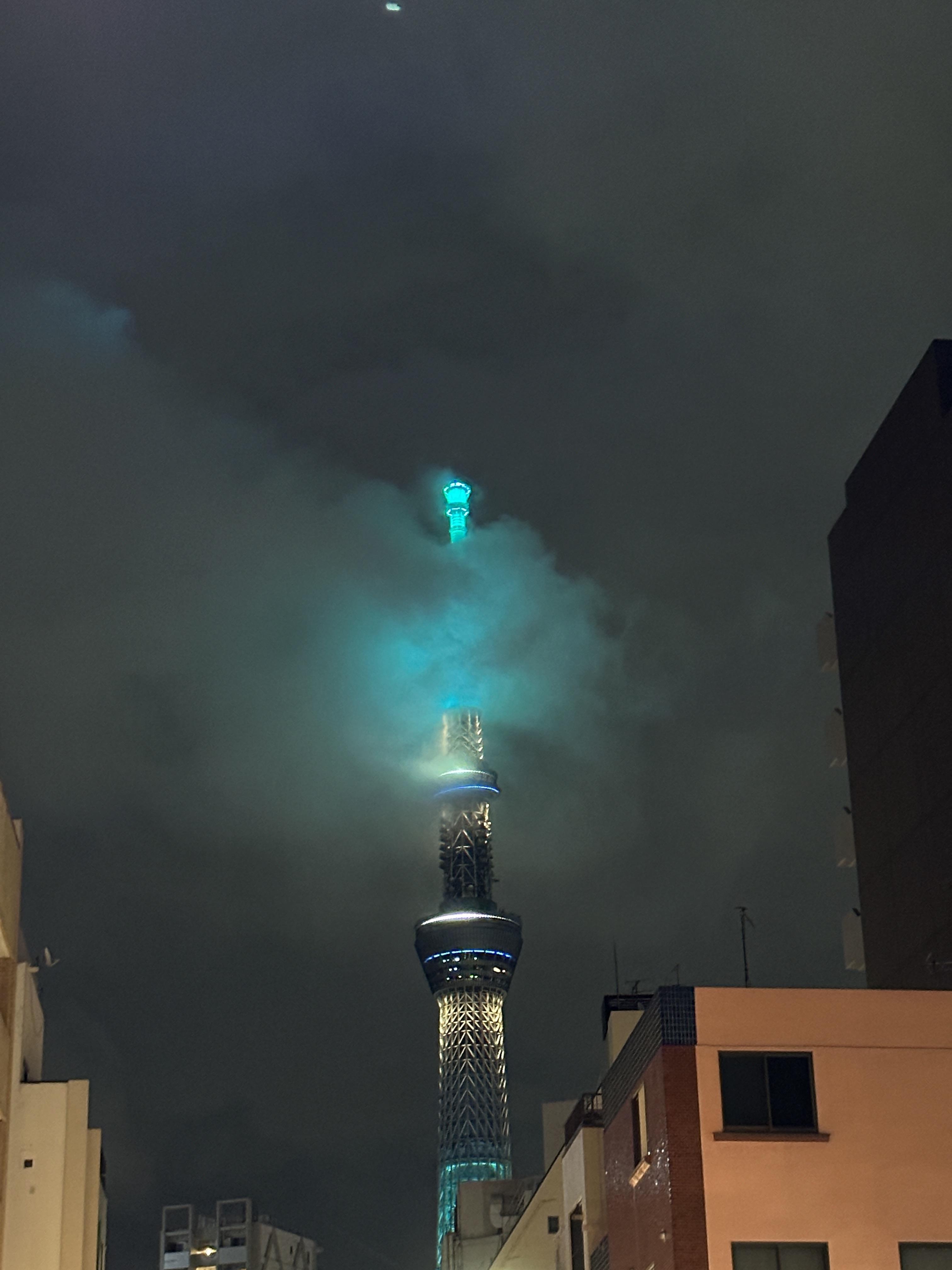 Tokyo Skytree in cloud | Scrolller