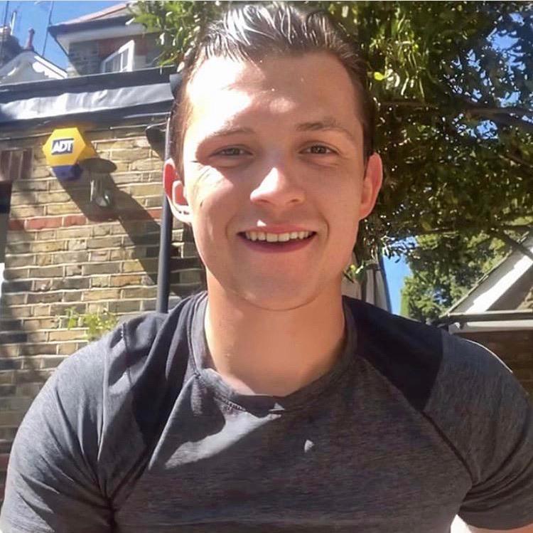 Tom’s recent Instagram post | Scrolller