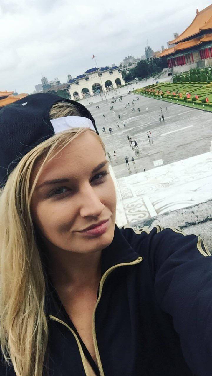 Toni is so Stunning | Scrolller