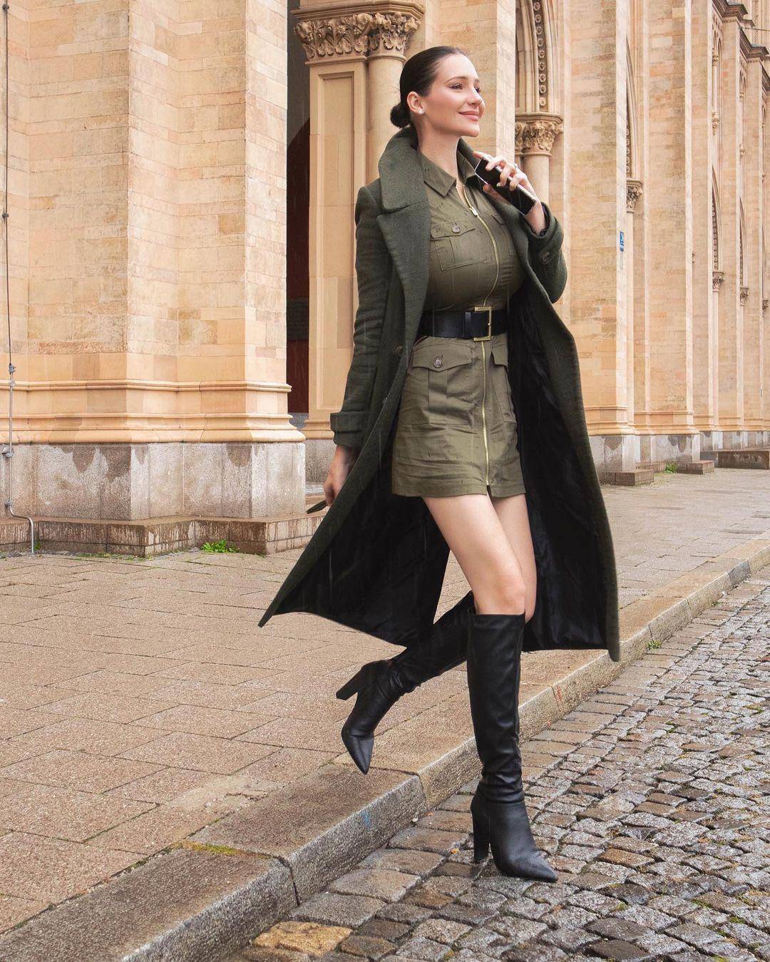 Too big to hide | Scrolller