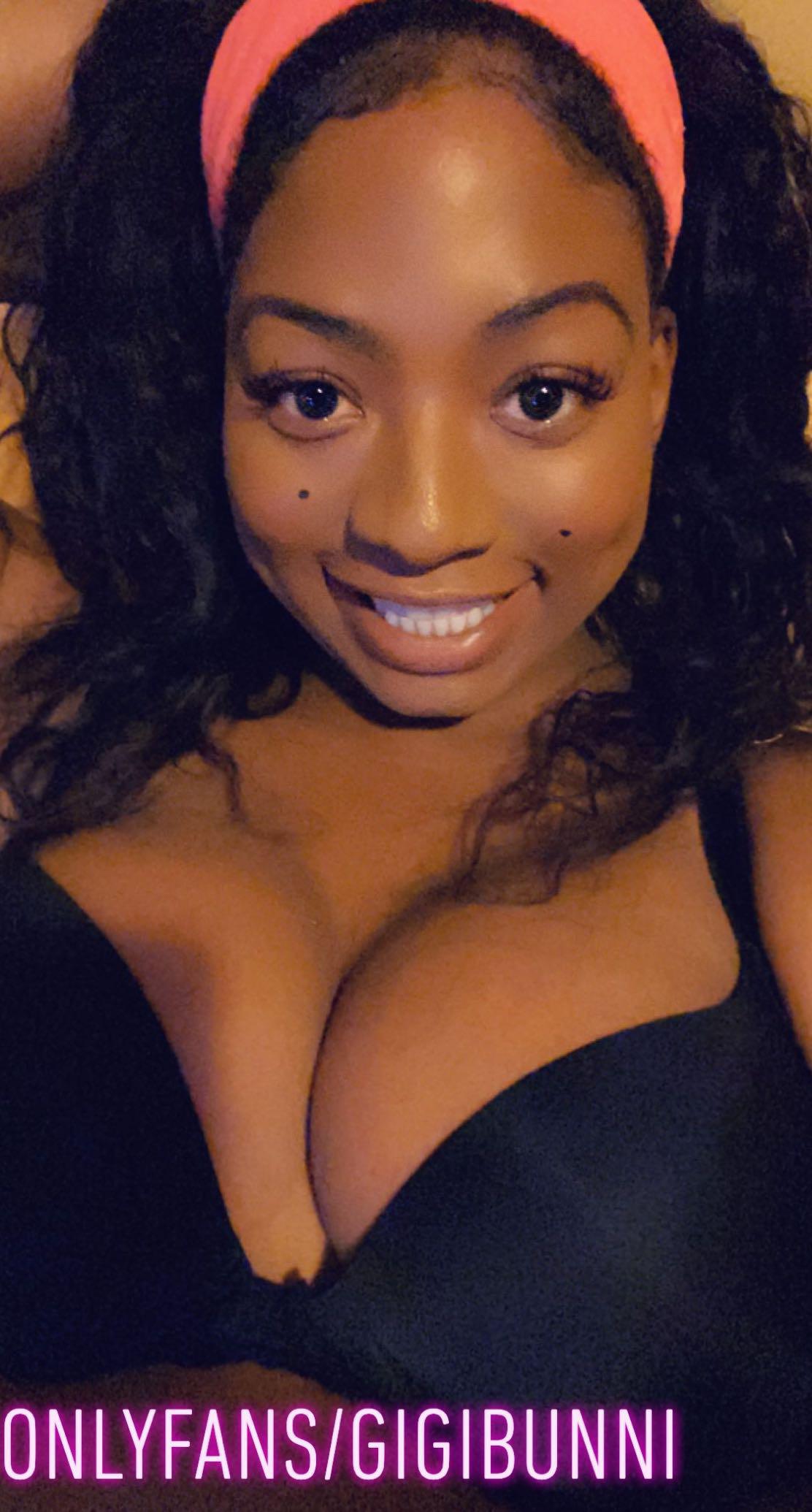 Trans girl in heat! 🔥🤤 | Scrolller