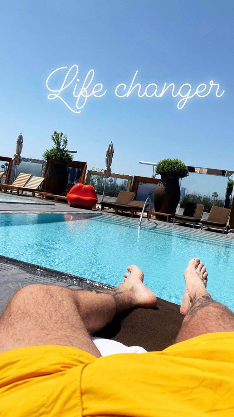 Travis Wall bulge on insta story | Scrolller