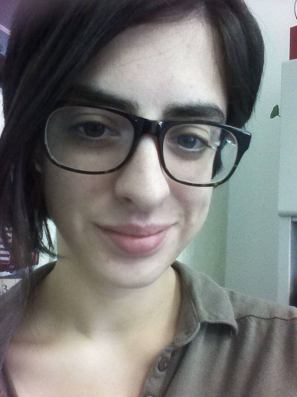 Trying no makeup for a while, finally decided to post here. | Scrolller