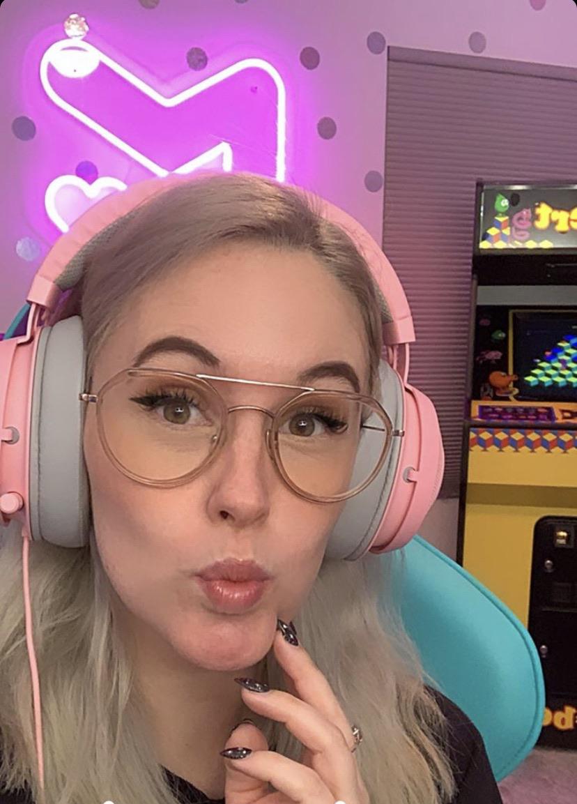 Twitch Streamer | Scrolller