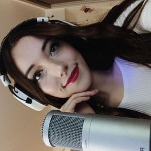 Twitch streamer Moonstreuxx | Scrolller