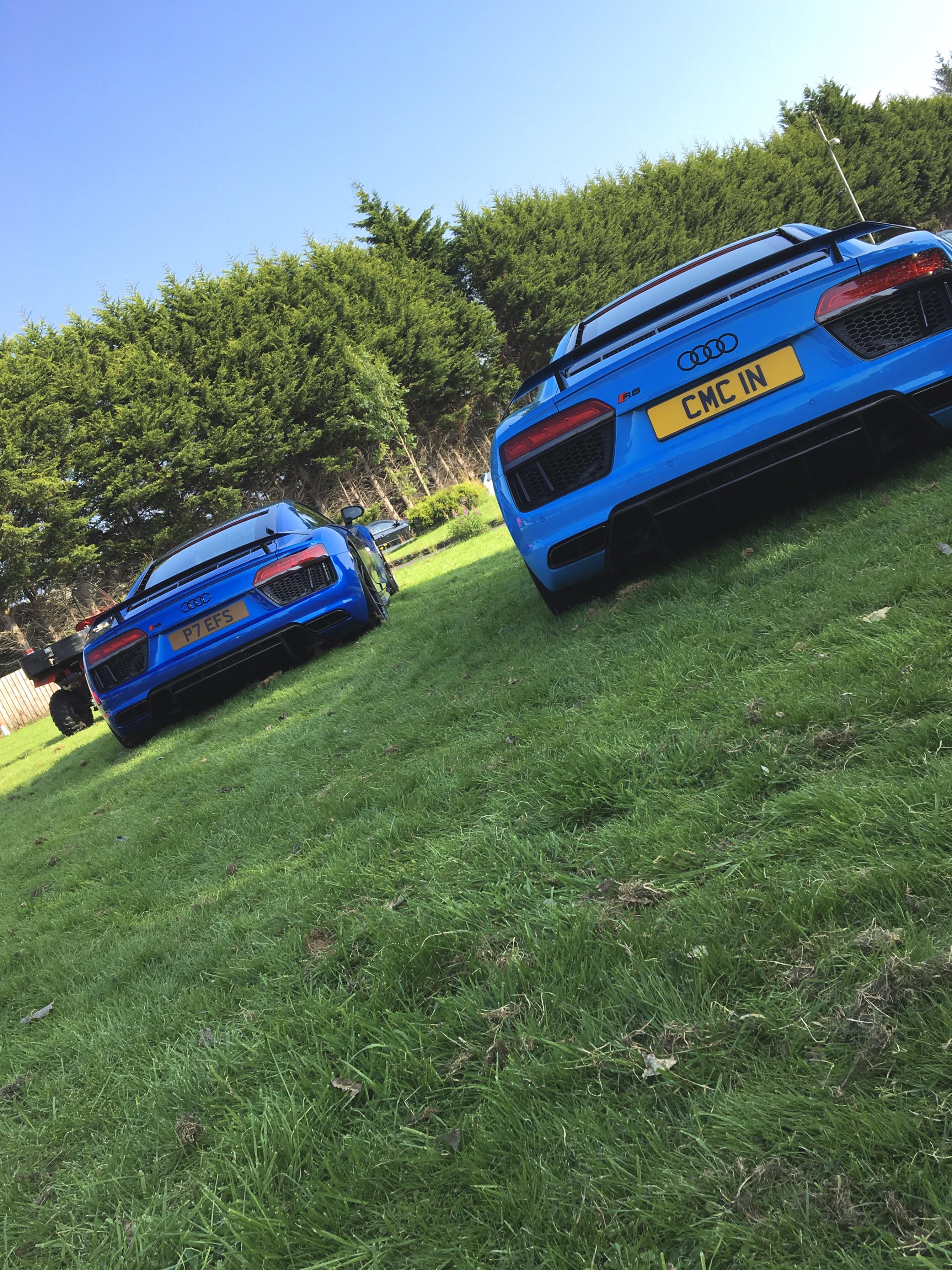 Two beautiful Audi r8’s | Scrolller