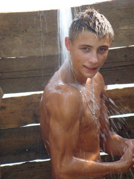 Twunk washing off | Scrolller