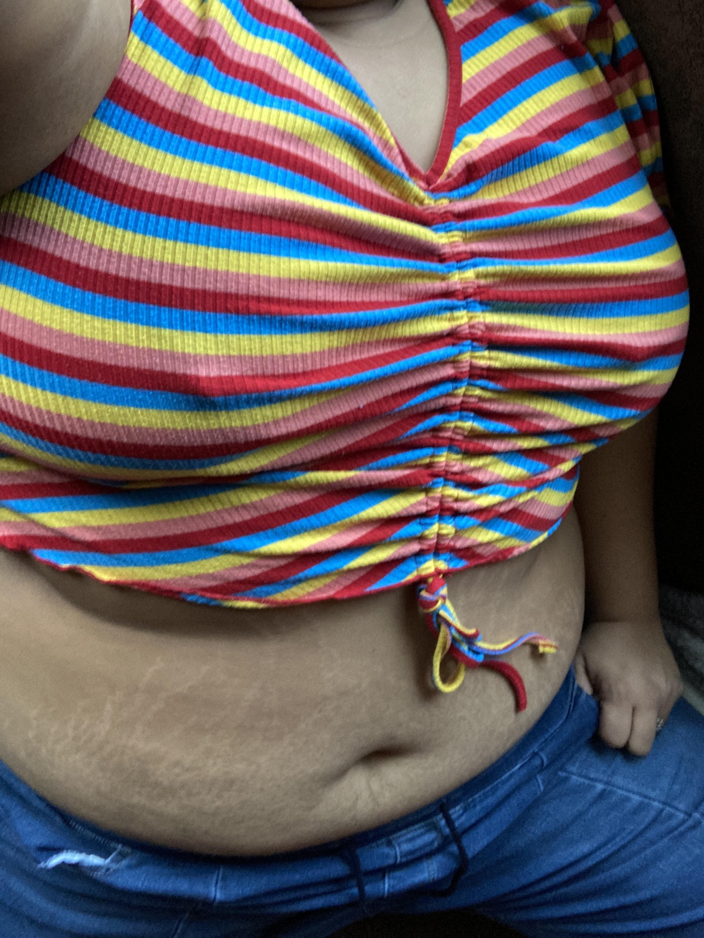 Ugh I love seeing nipples through the shirt. 🤤 | Scrolller