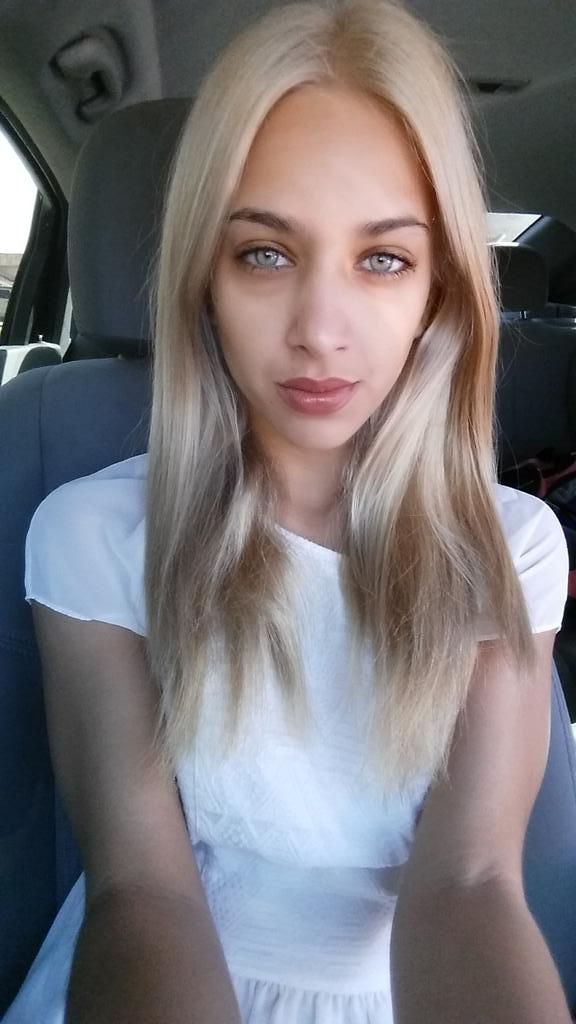 Uma Jolie | Scrolller