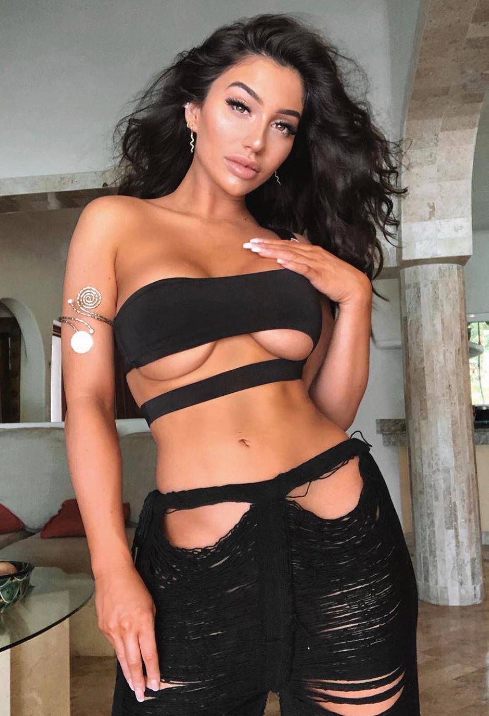 Underboob | Scrolller