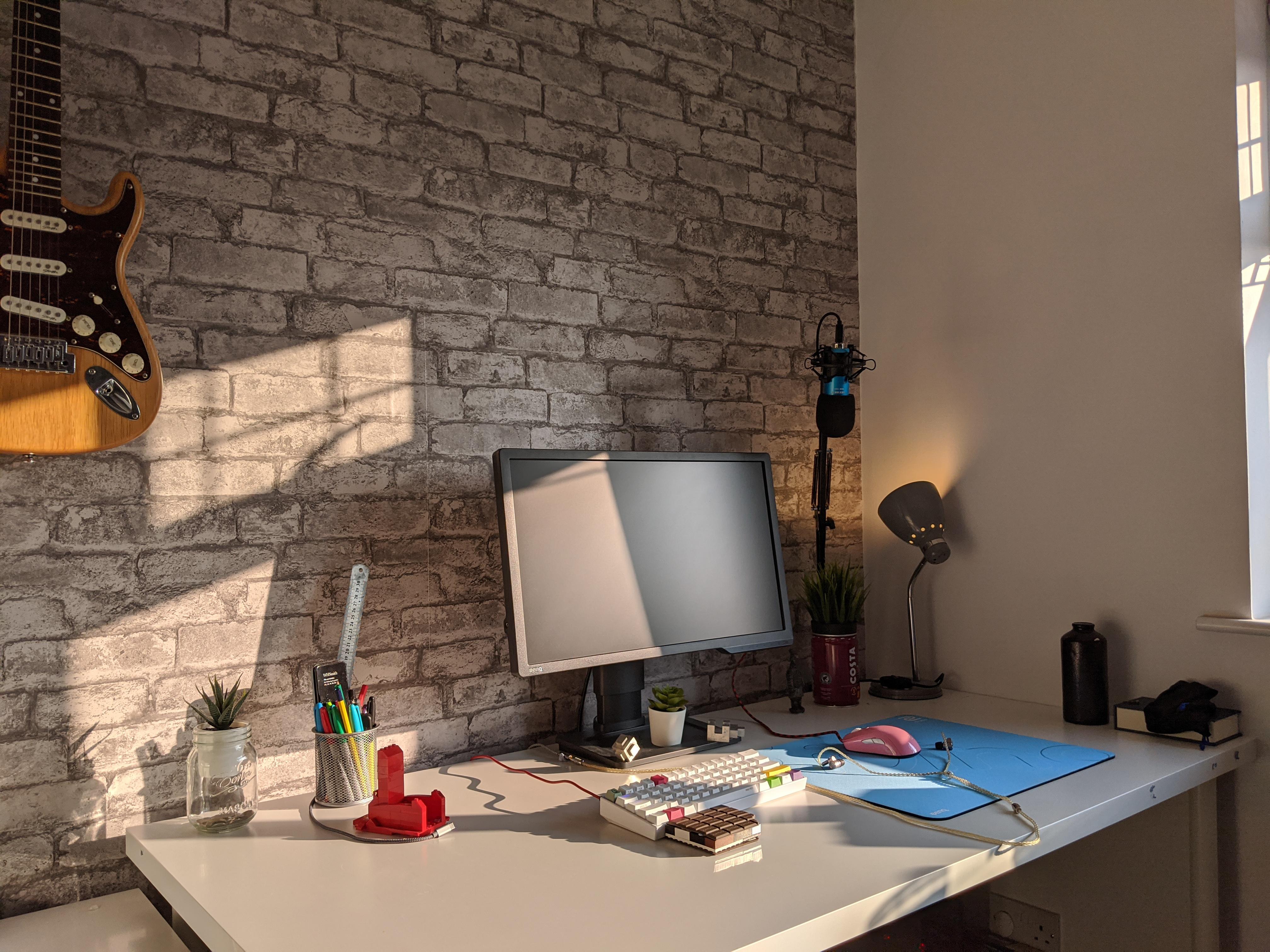 Updated desk setup | Scrolller