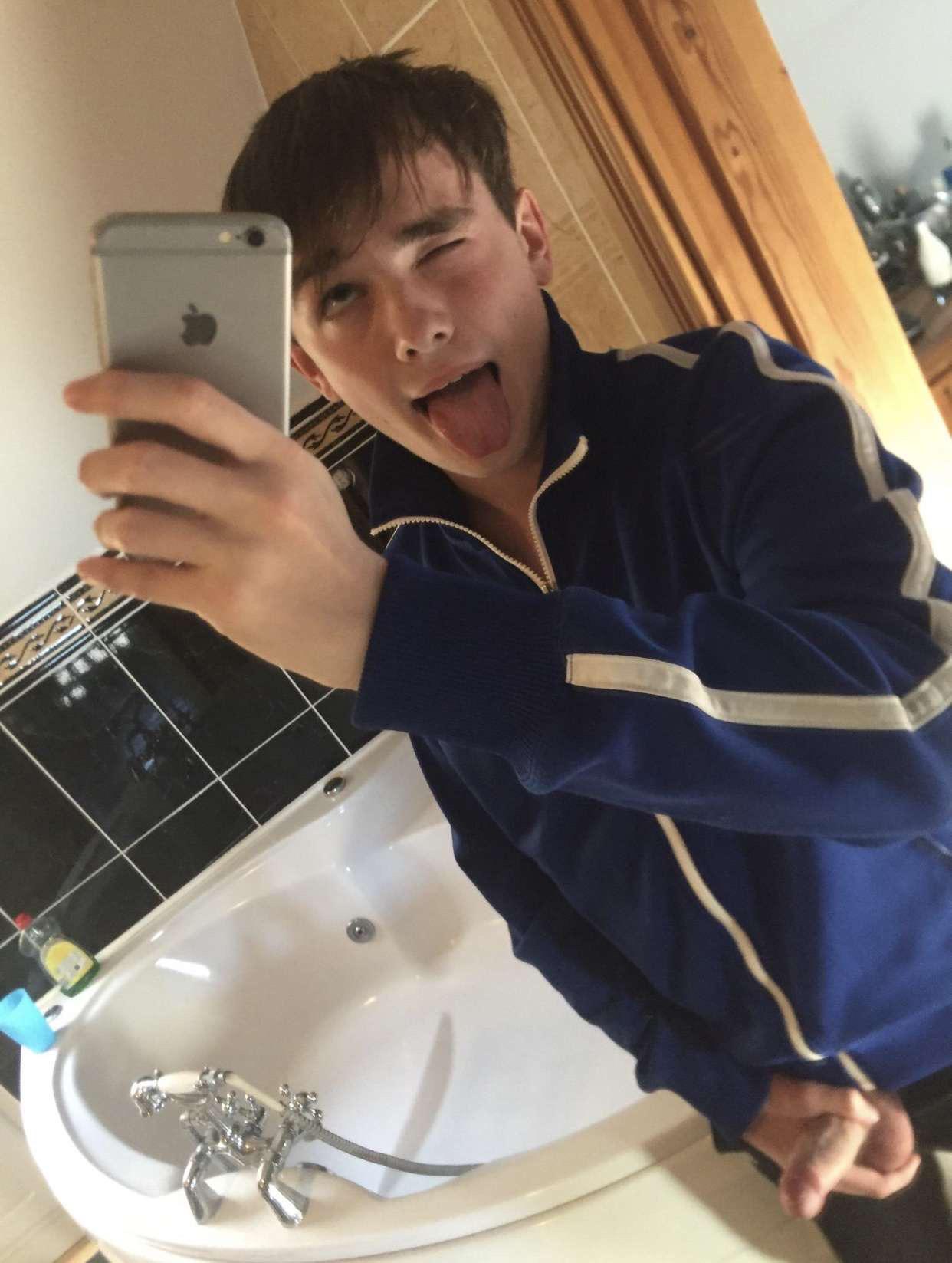 Twink enough? | Scrolller