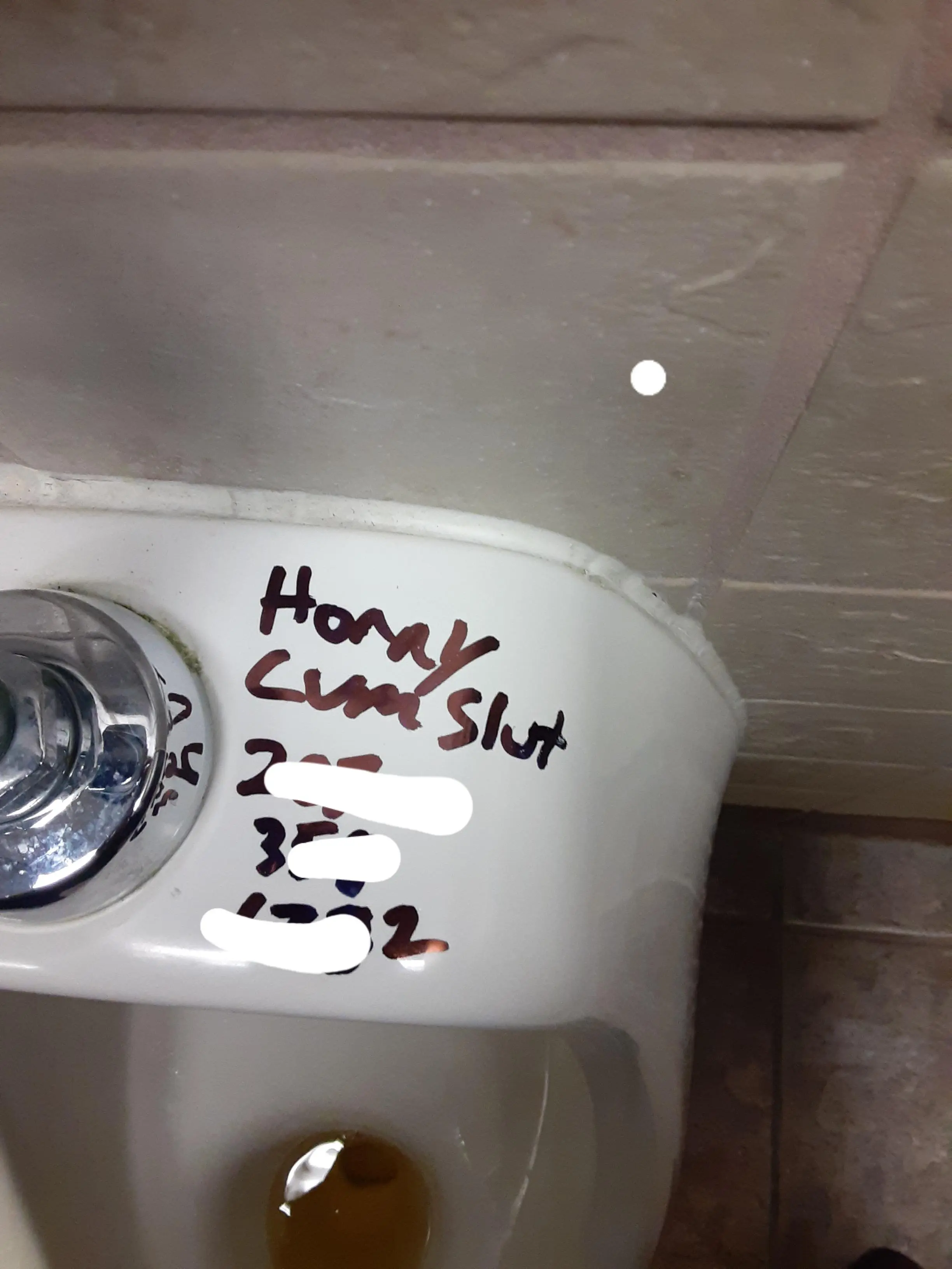 Used The Bathroom At The Mall While Doing Some Last Minute Christmas