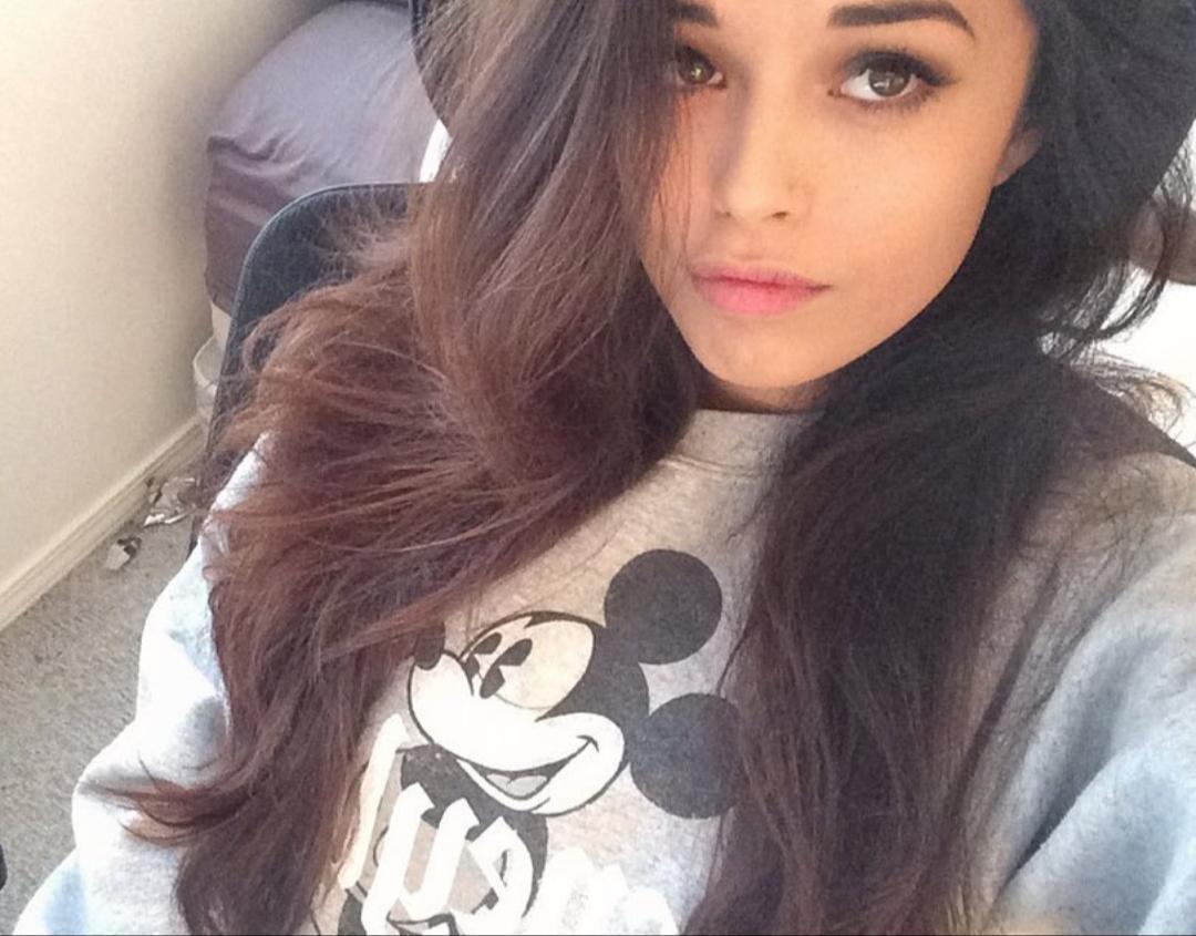 Valkyrae selfie | Scrolller