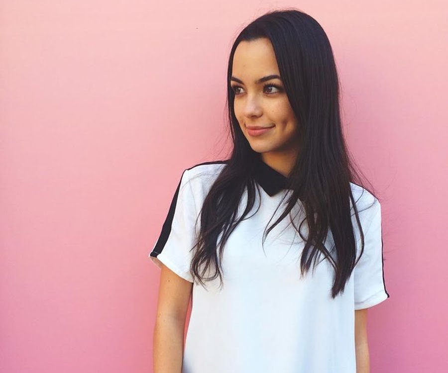 Vanessa Merrell | Scrolller