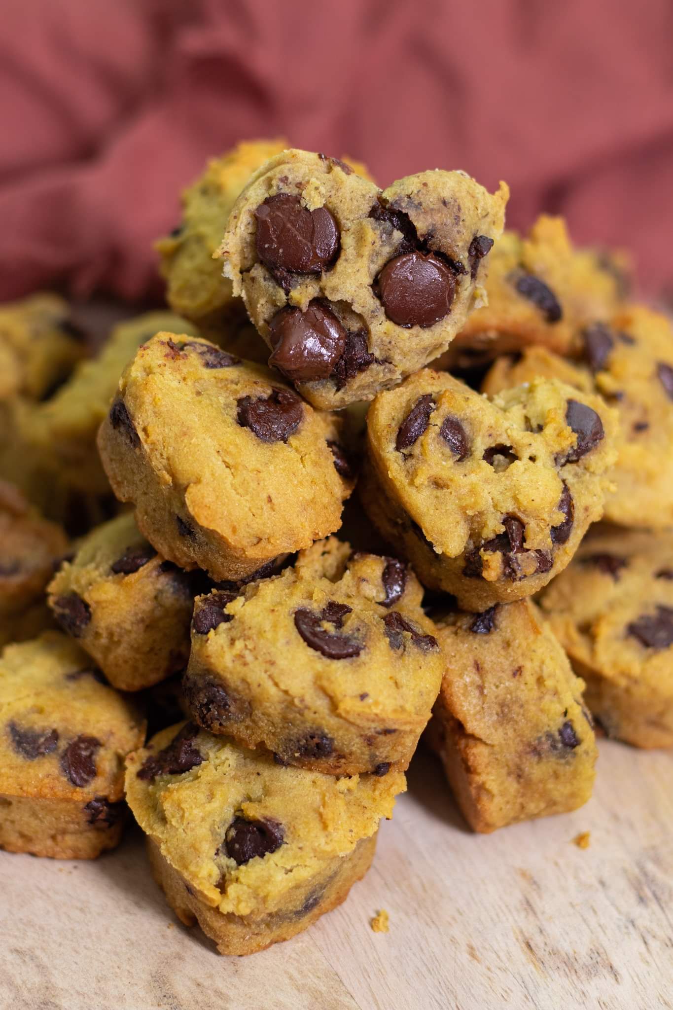 Vegan Brookies | Chocolate Chip Brownie Cookies | Scrolller