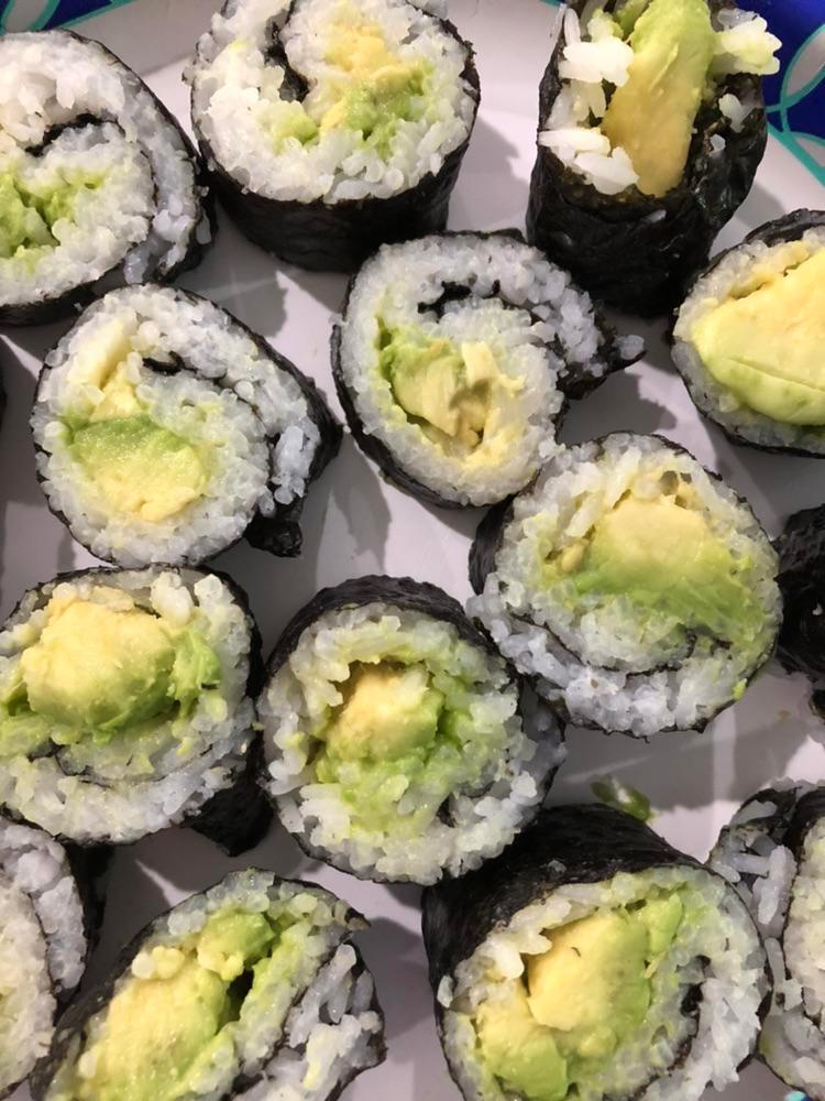 Vegan homemade avocado rolls | Scrolller