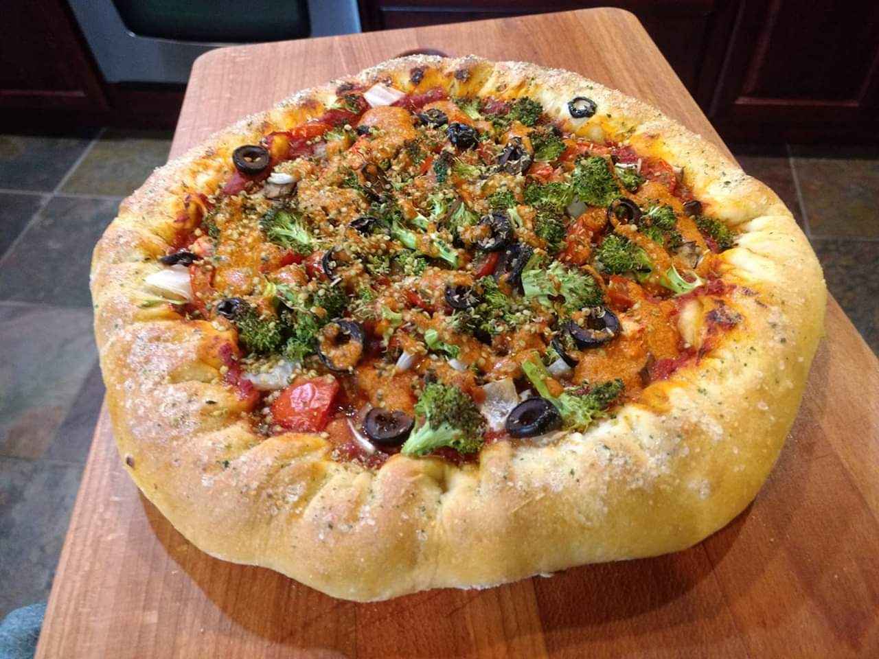 Vegan Spicy Stuffed Crust Veggie Pizza. | Scrolller