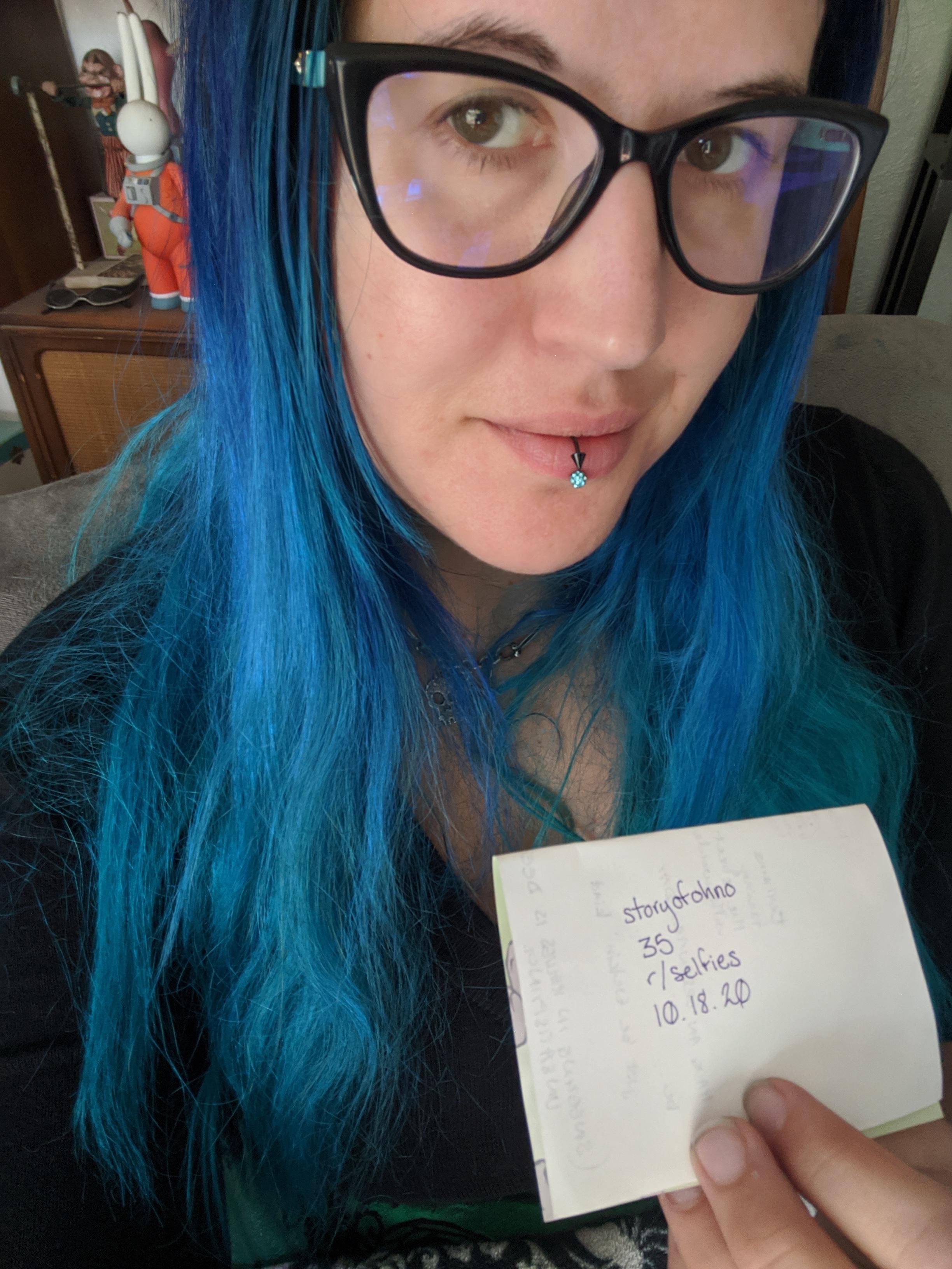 Verification post! 35f :) | Scrolller