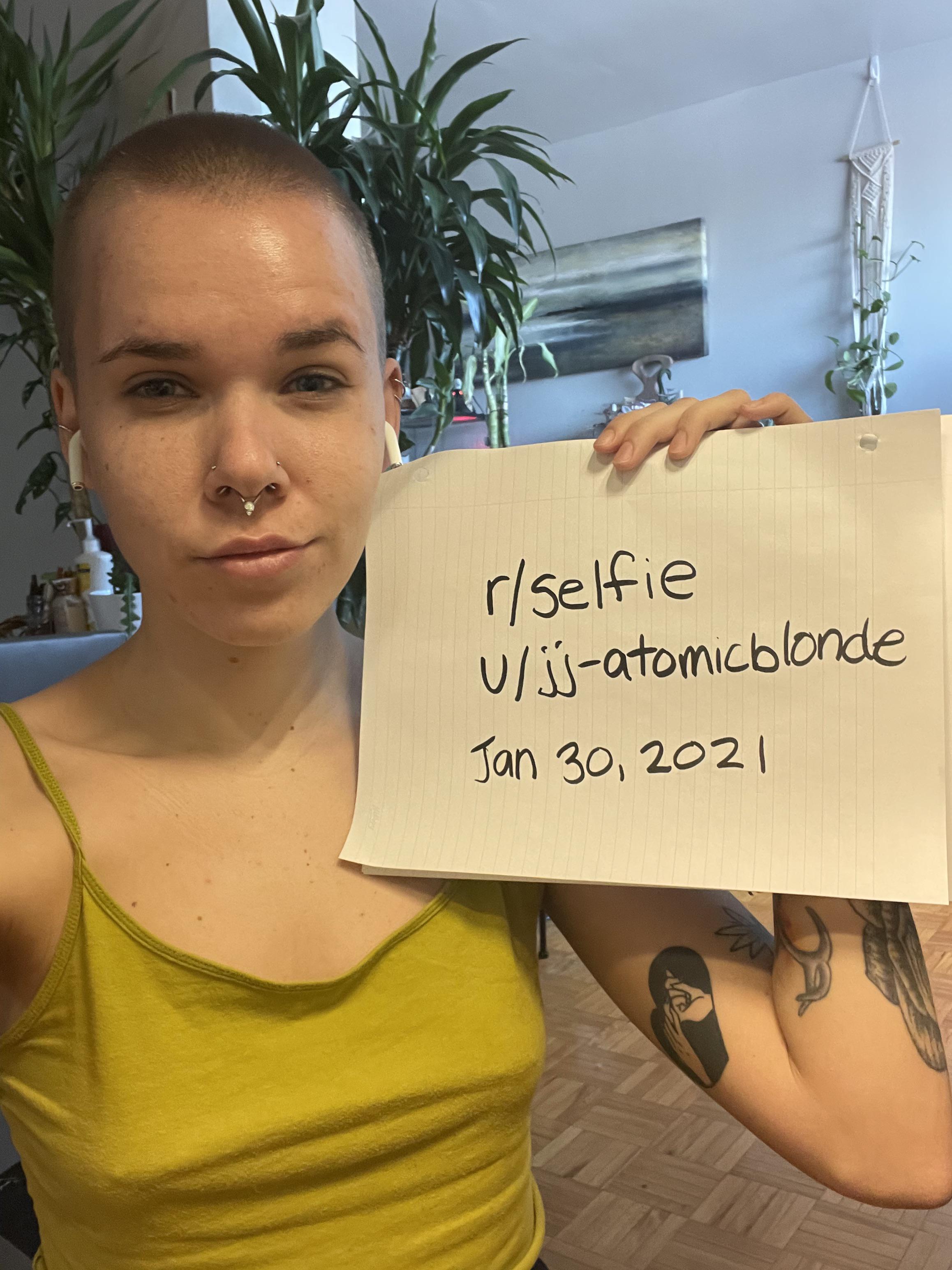 Verification Selfie 🙏 | Scrolller