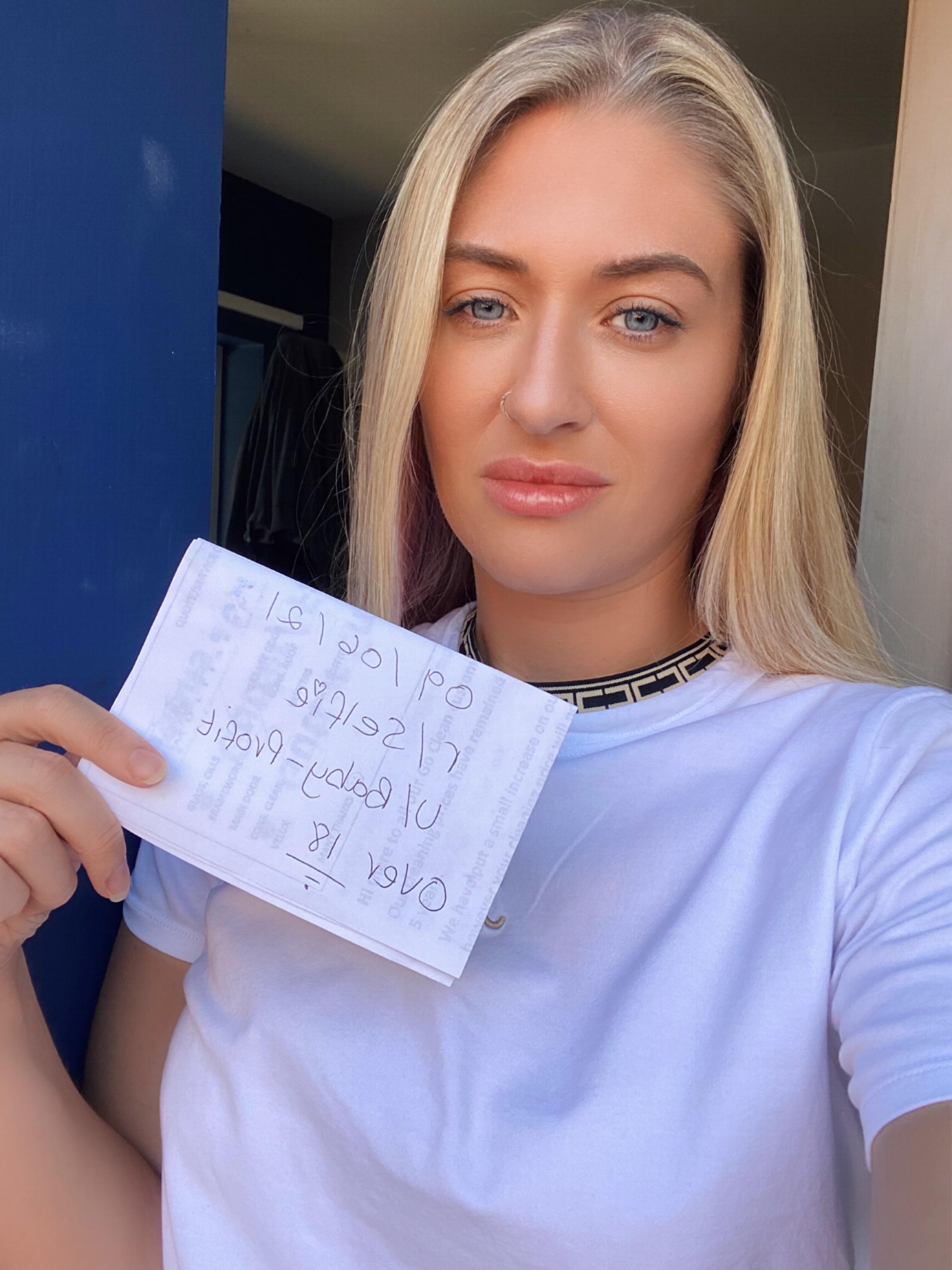 Verify me pleaseeeee 💖 | Scrolller