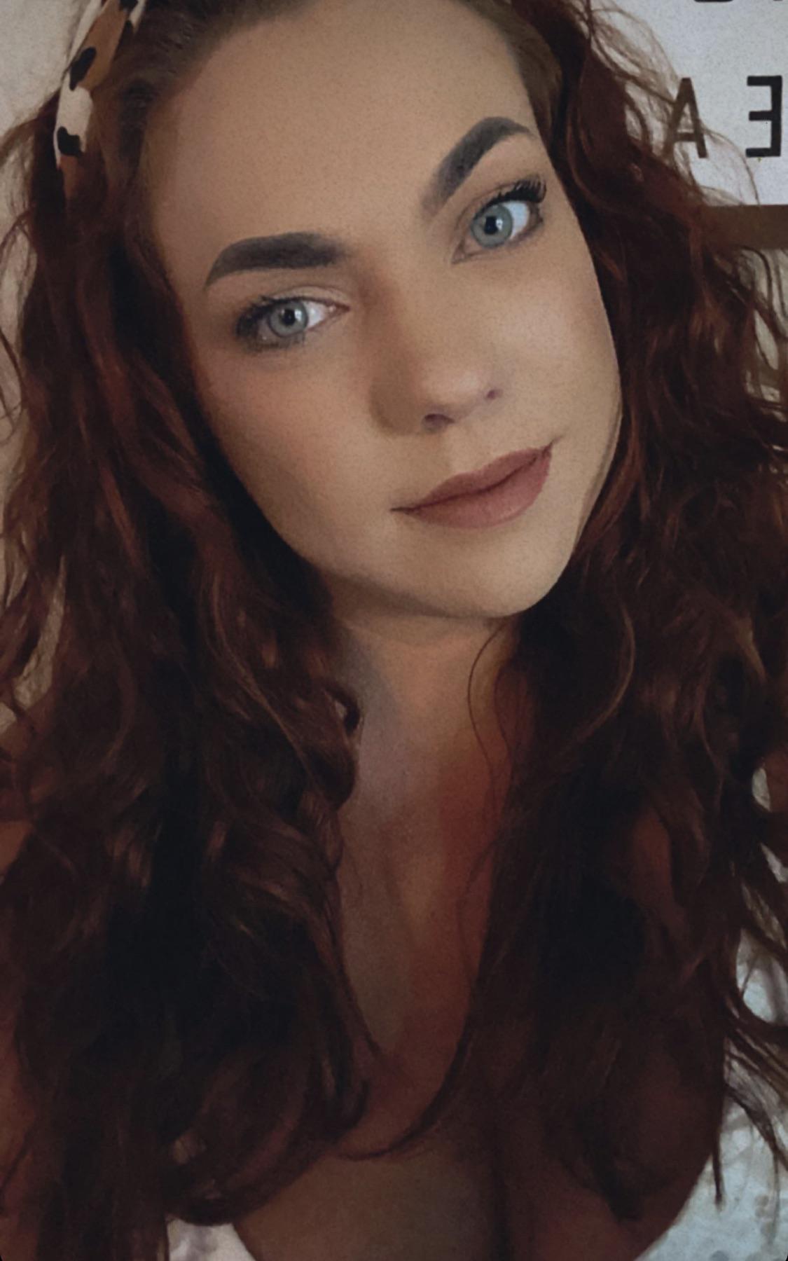 very pretty | Scrolller