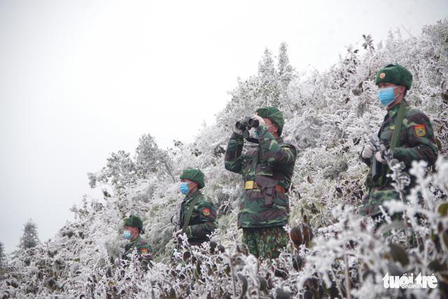 Vietnamese border guards patrolling in the winter - 2021 [640x427] | Scrolller