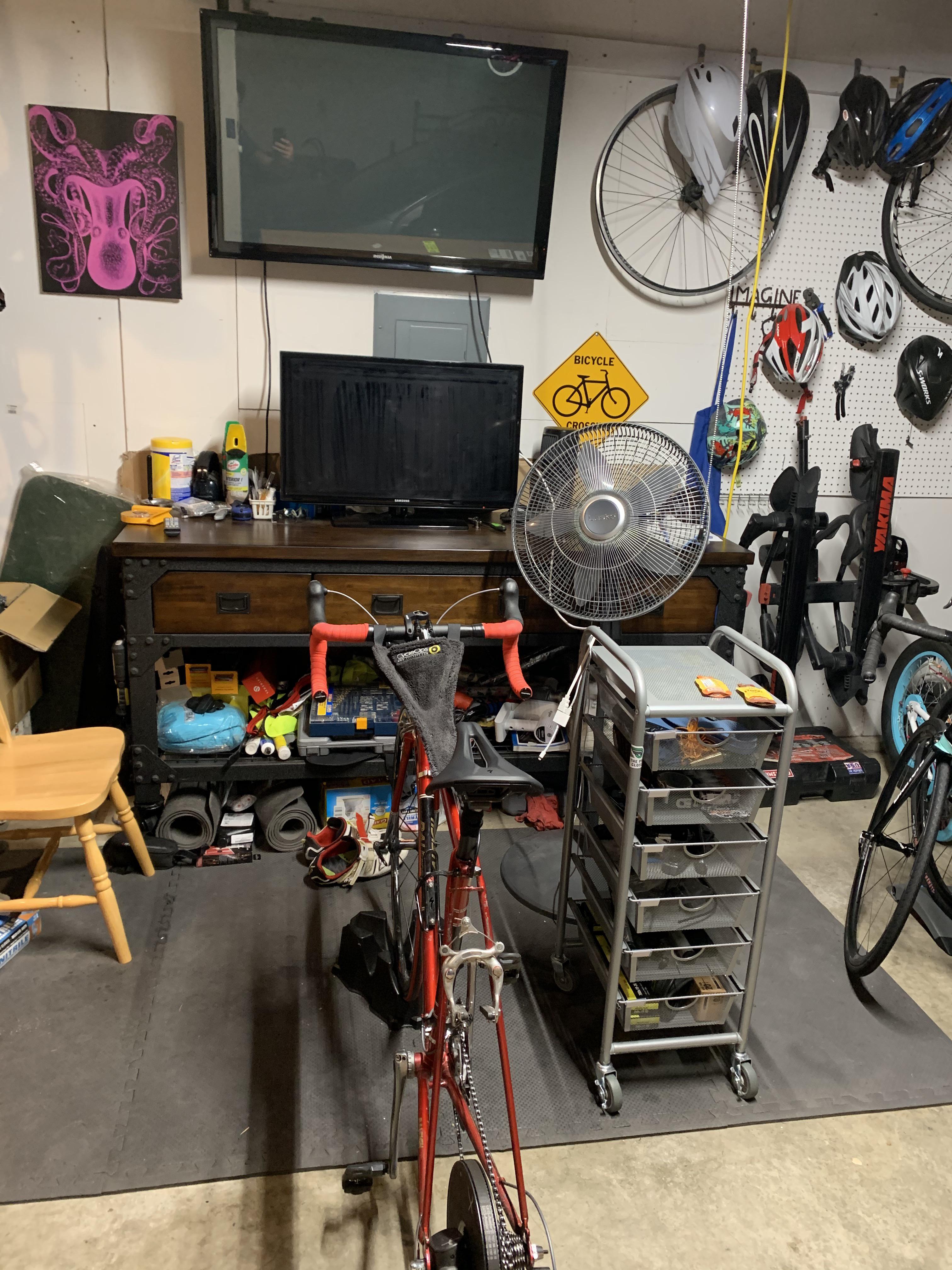 Wahoo Kickr Gen 2 pain cave setup | Scrolller