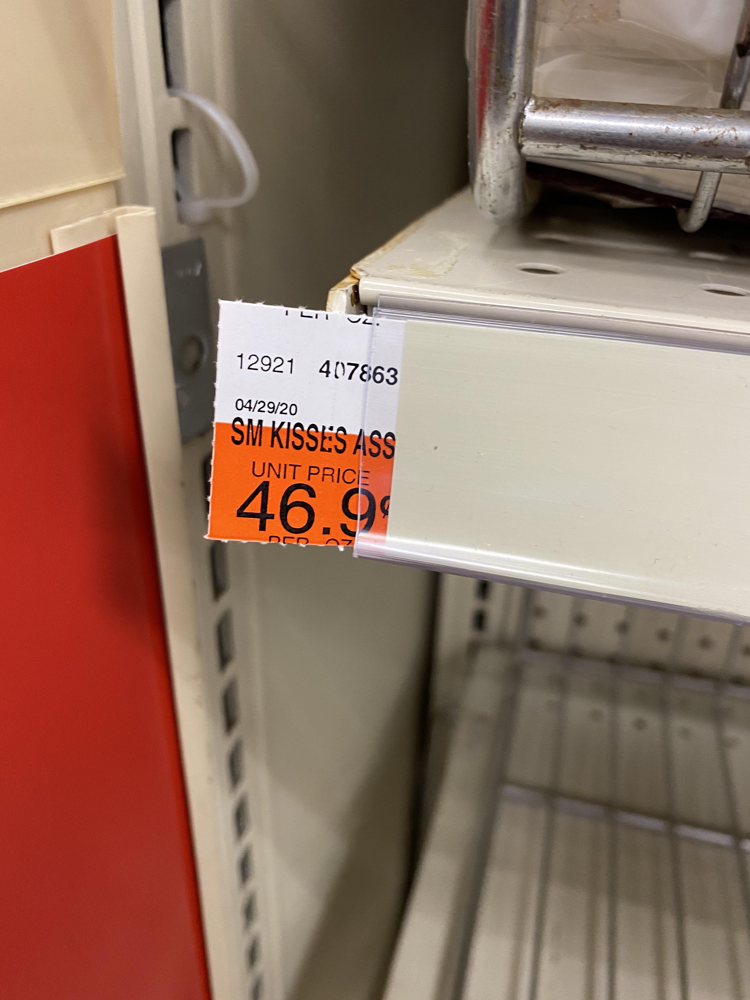 wait a minute | Scrolller