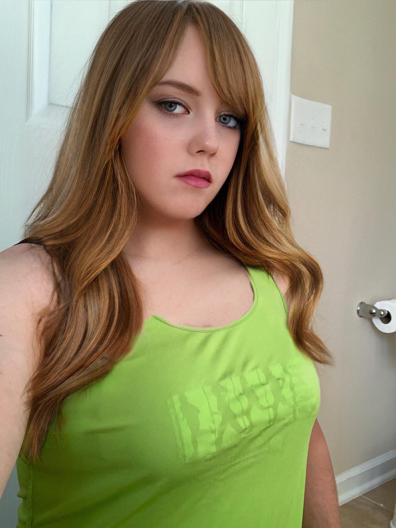 Waiting daddy to message me🥺 | Scrolller