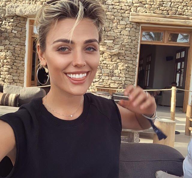 Wallis Day | Scrolller