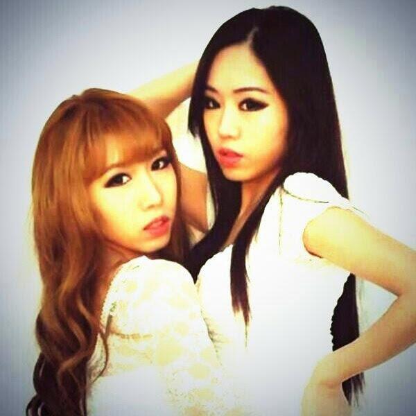 Waveya sisters | Scrolller