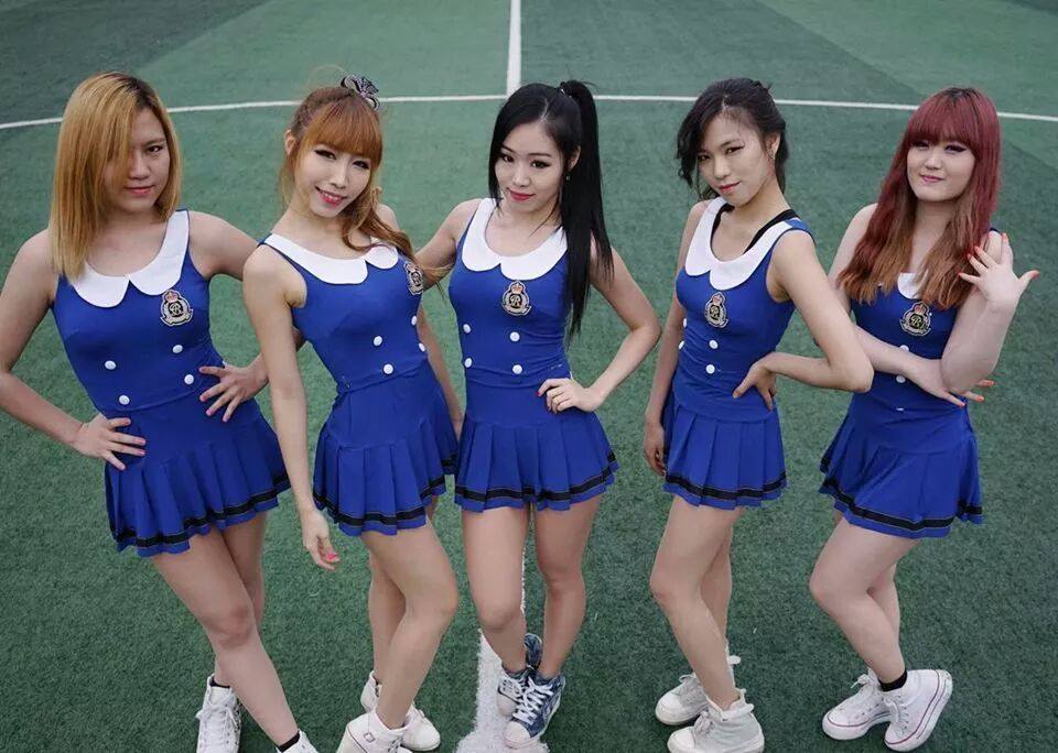 Waveya squad | Scrolller