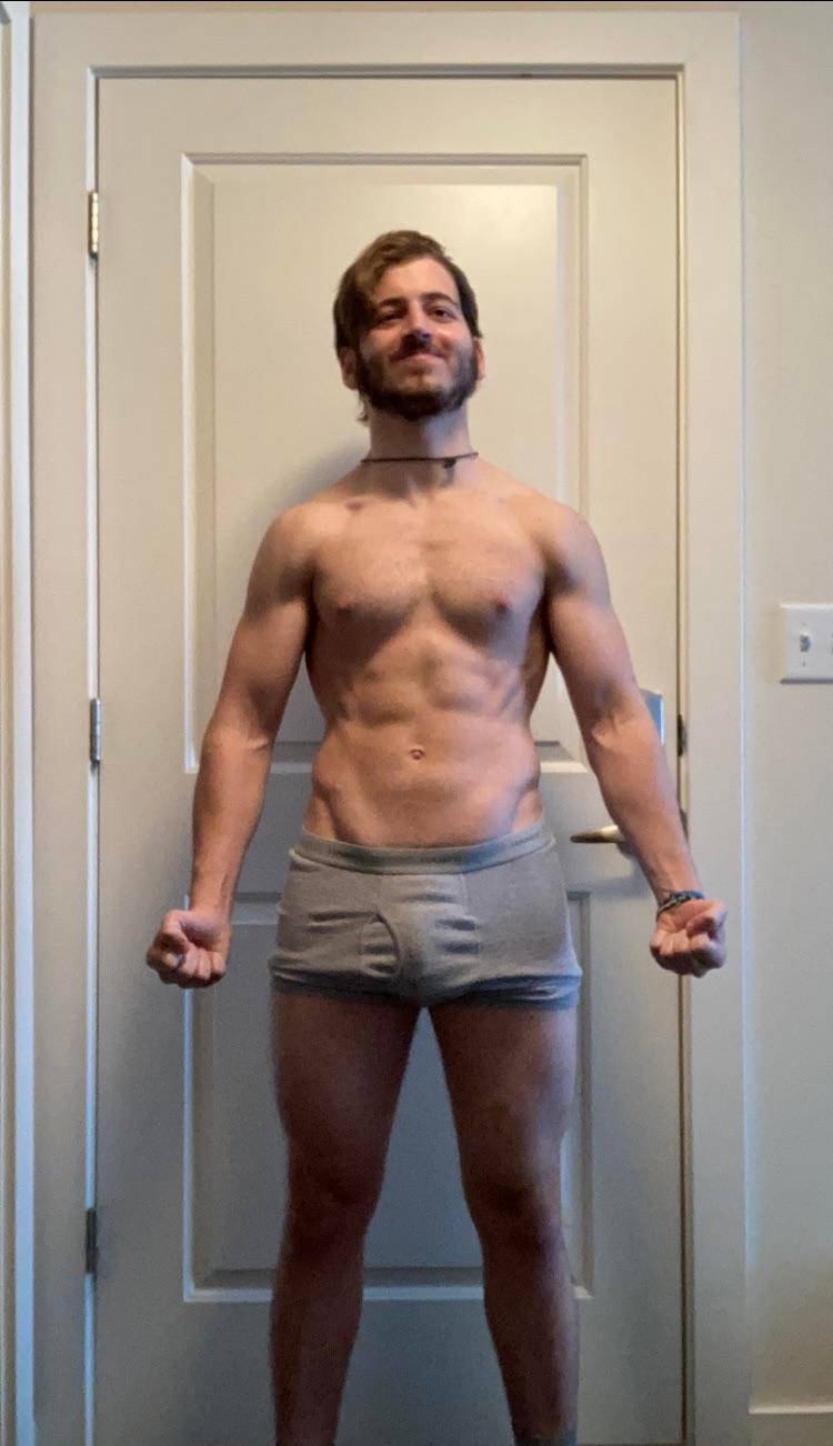 wee bit of bulge | Scrolller