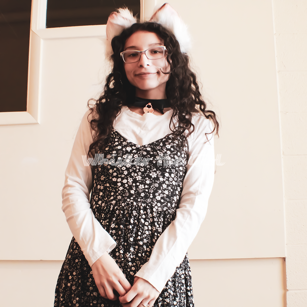 I'm more than happy to greet you when you come home | Scrolller