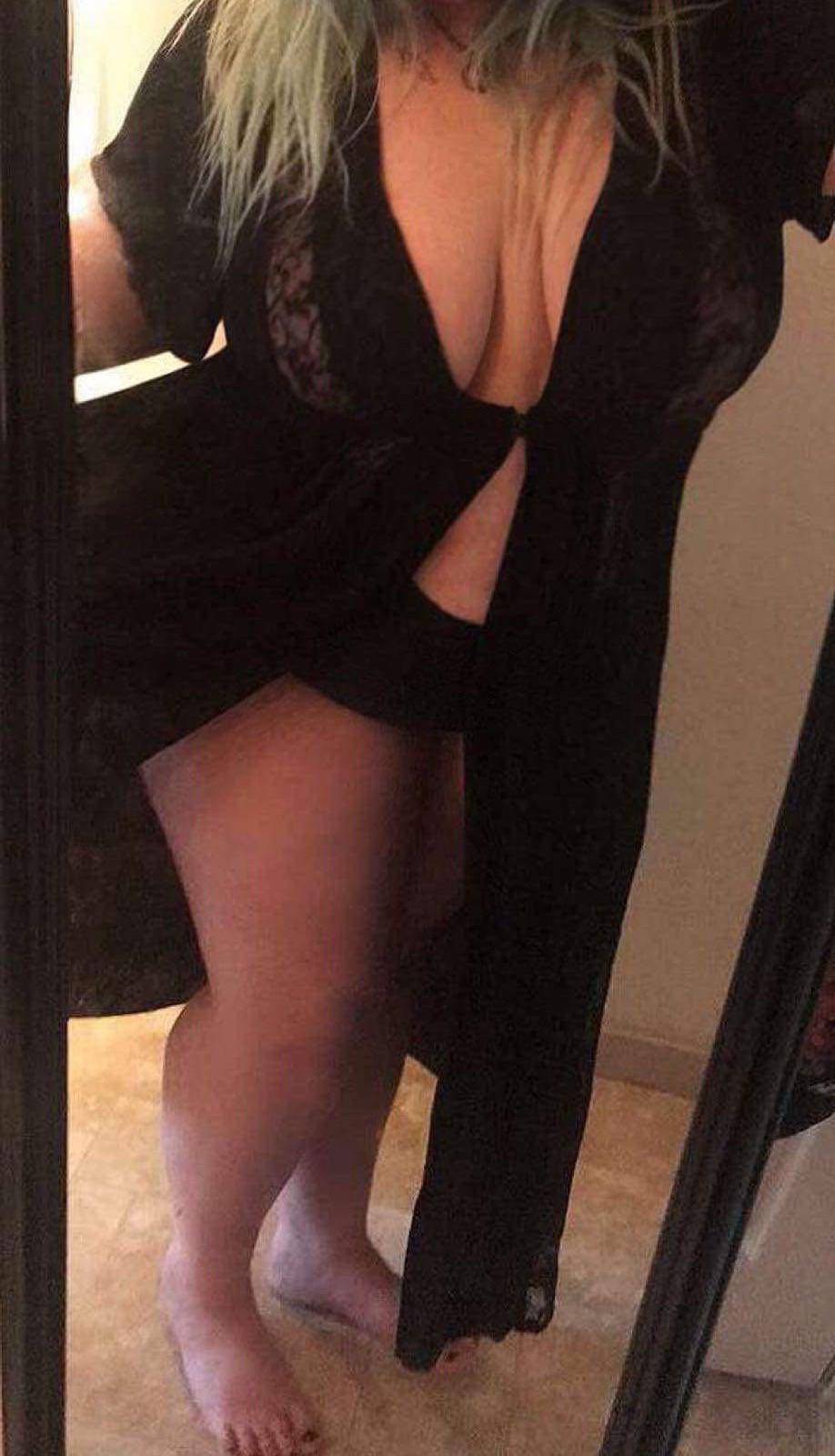 Well good morning to you 😈 that button is barely hanging on... | Scrolller