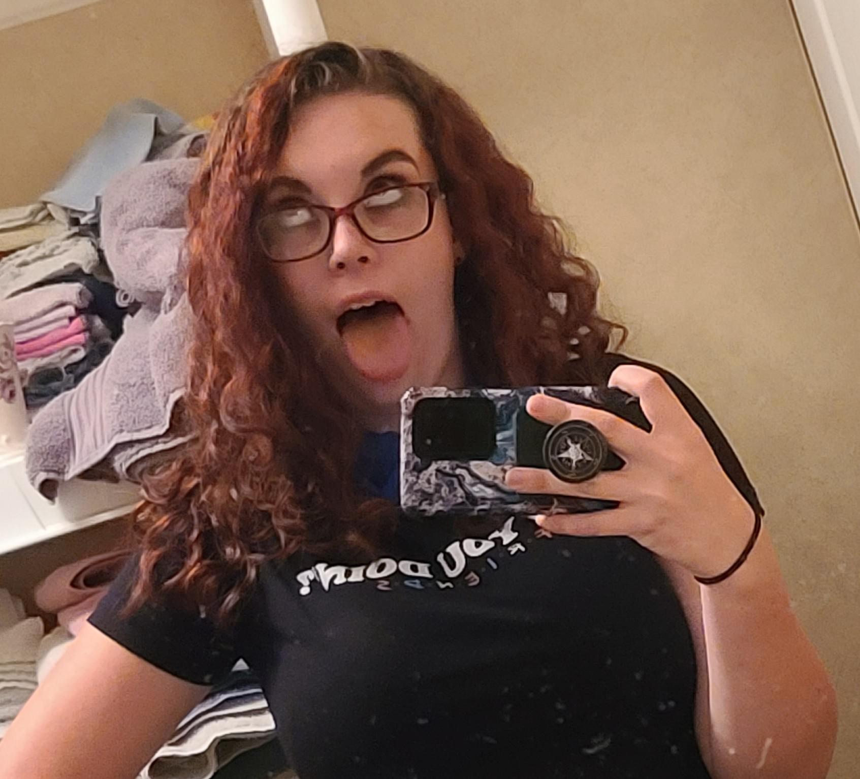 Well hellooooo | Scrolller