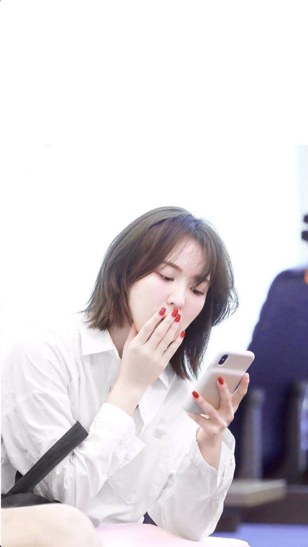 Wendy in white polo | Scrolller